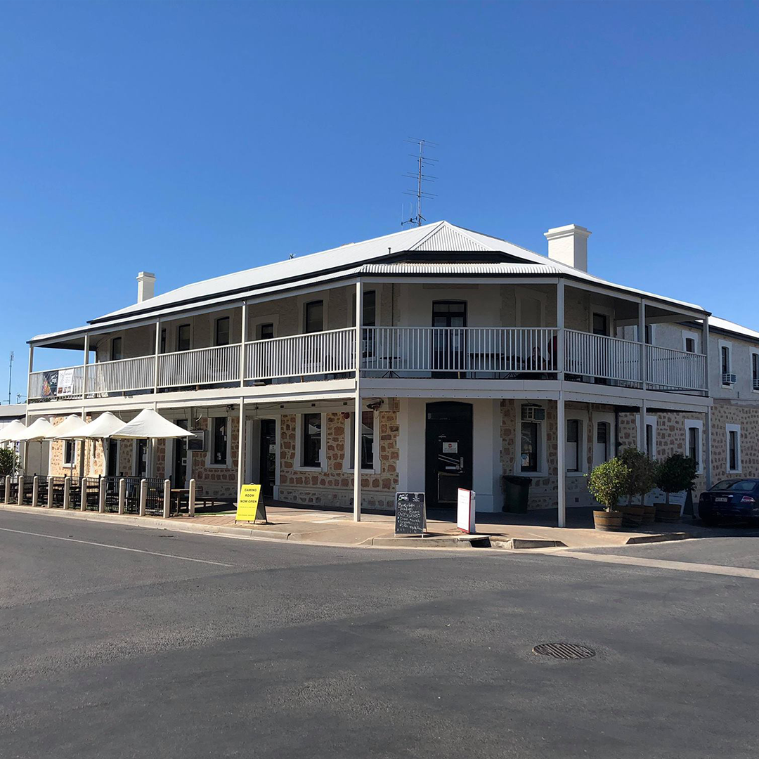 MOONTA HOTELS
